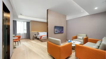 Cortinas blackout, ferros/tábuas de passar roupa, Wi-Fi de cortesia