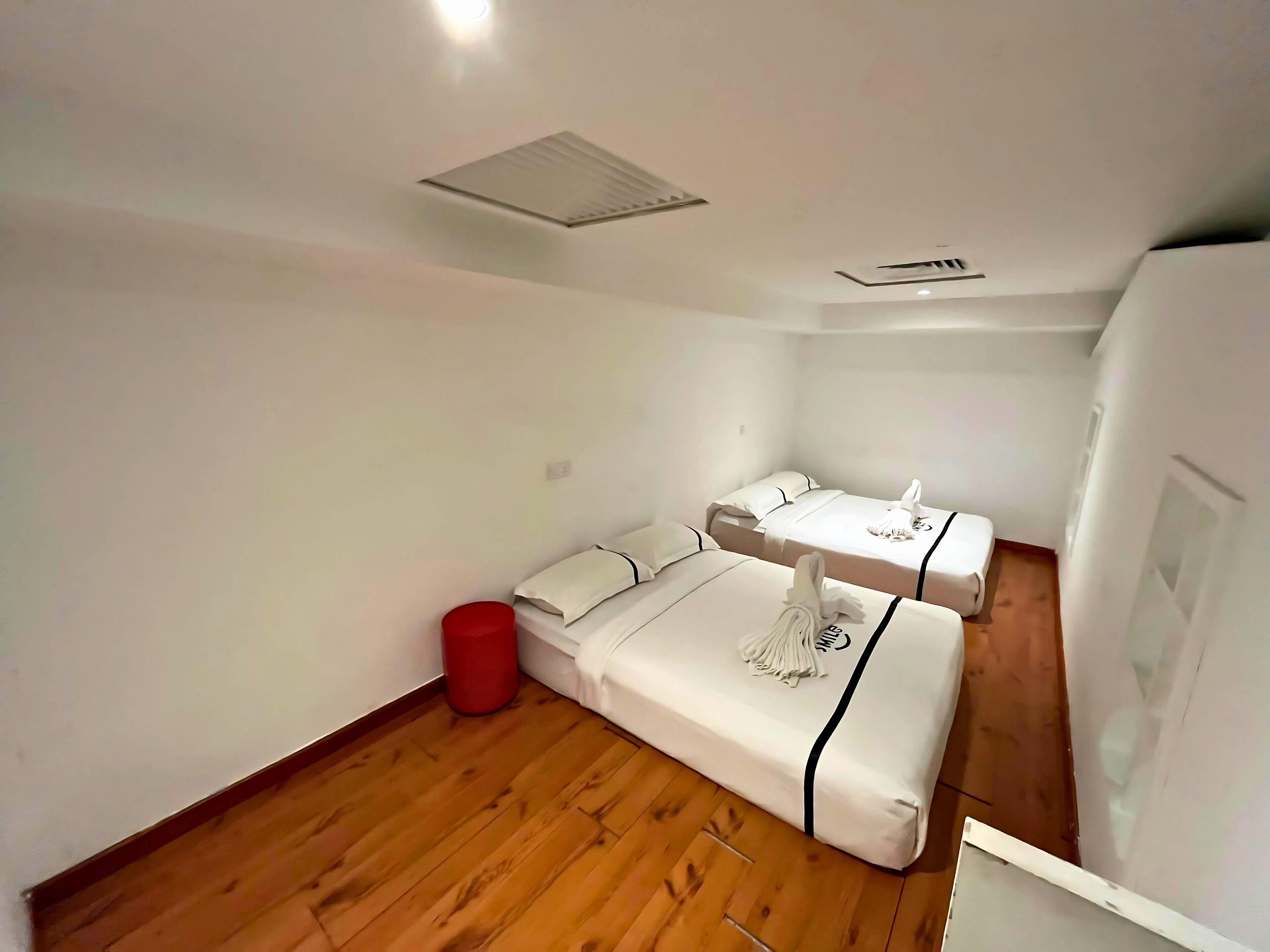 Duplex família | Escrivaninha, ferros/tábuas de passar roupa, Wi-Fi de cortesia