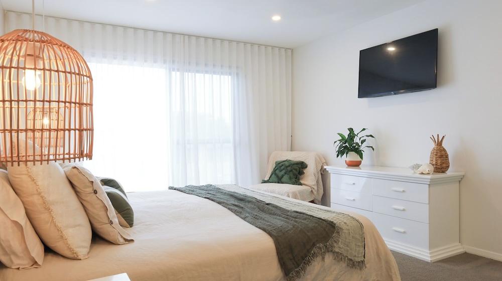 CASA DEL MAYA - 2-Bed Unit By the Sea | Deck Water Views | Air Con ...