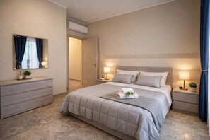 Apartamento Familiar, vários quartos, 2 casas de banho (Duplex Le Onde - Center & Parking) | 2 quartos, roupa de cama fornecida 