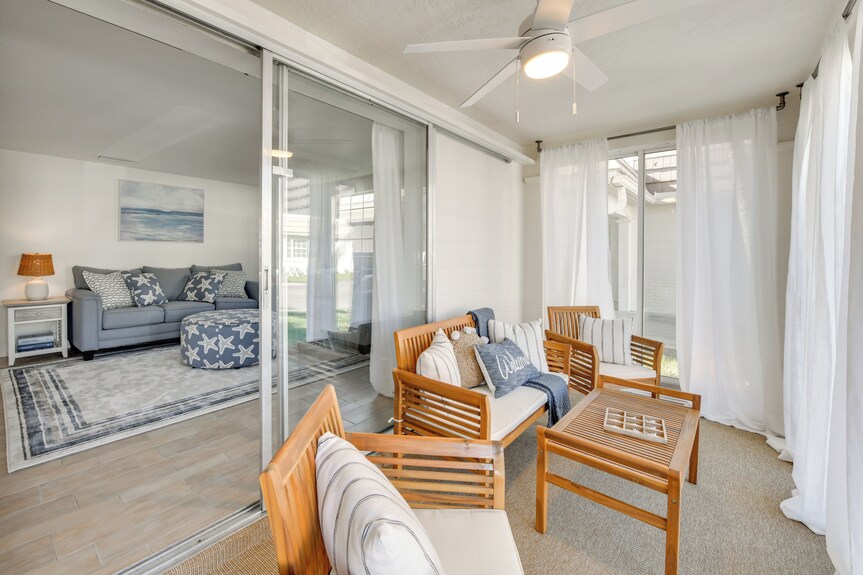 Private Beach Retreat On Siesta Key! Bright Villa - Siesta Key, FL