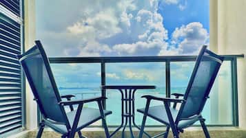 Apartamento Comfort, 3 quartos, vista para o mar | Varanda