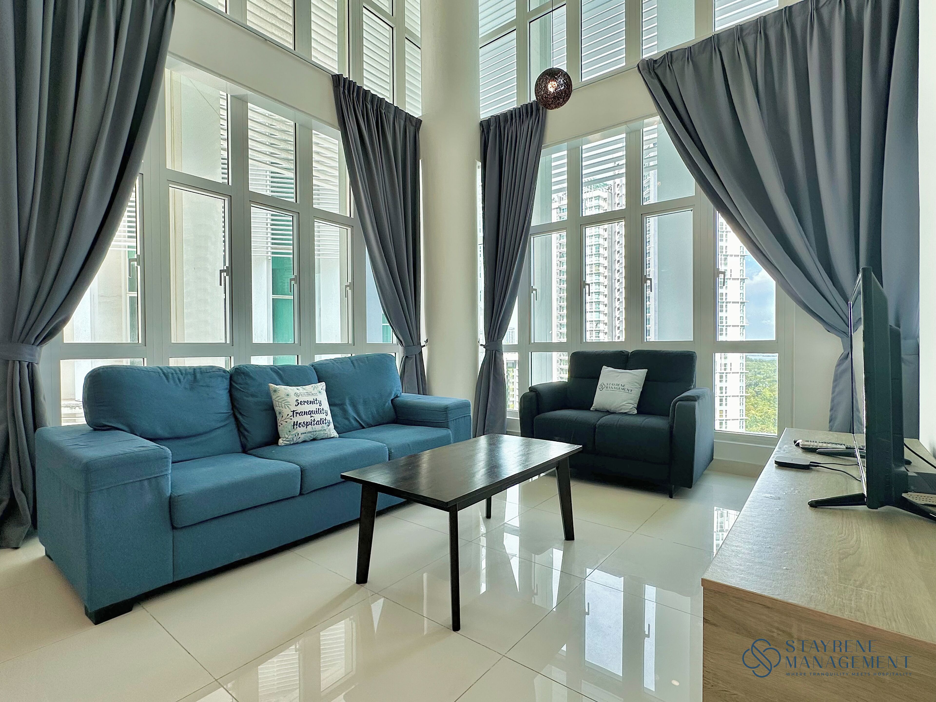 Dúplex Comfort, 3 quartos, varanda, Vista para a cidade | Sala de estar