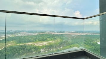 Apartamento Deluxe, 1 cama king-size, varanda, Vista para a cidade | Vista da varanda