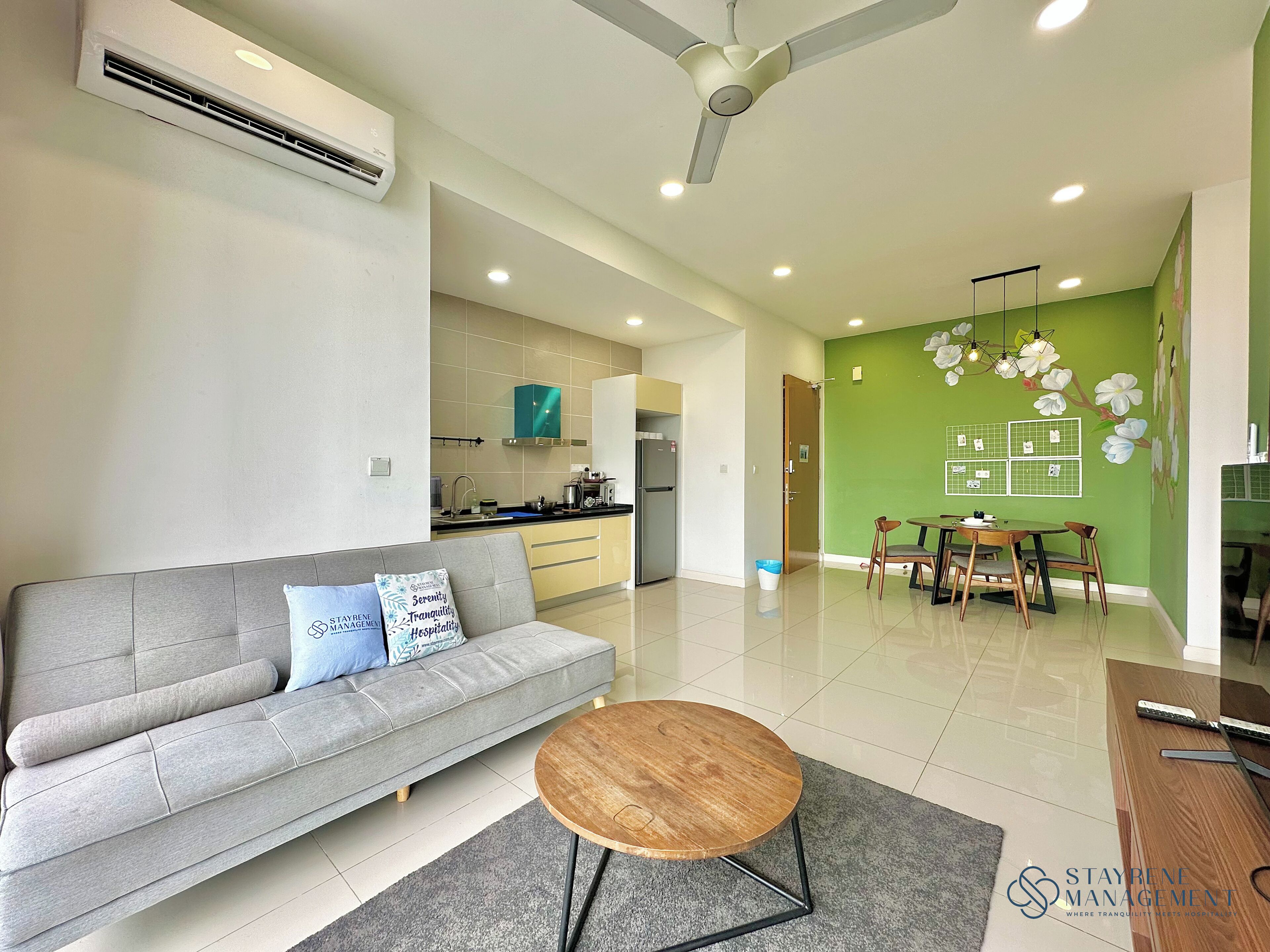 Apartamento Clássico, 1 cama queen-size, varanda, vista para o lago | Sala de estar