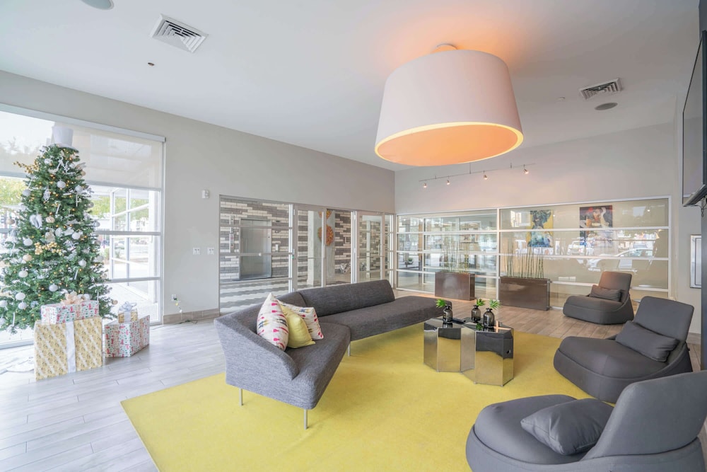 Chic Central Phoenix Retreat Pool, Gym, W&D, Par Reviews, Deals ...