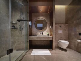 Quarto solteiro básico | Banheiro