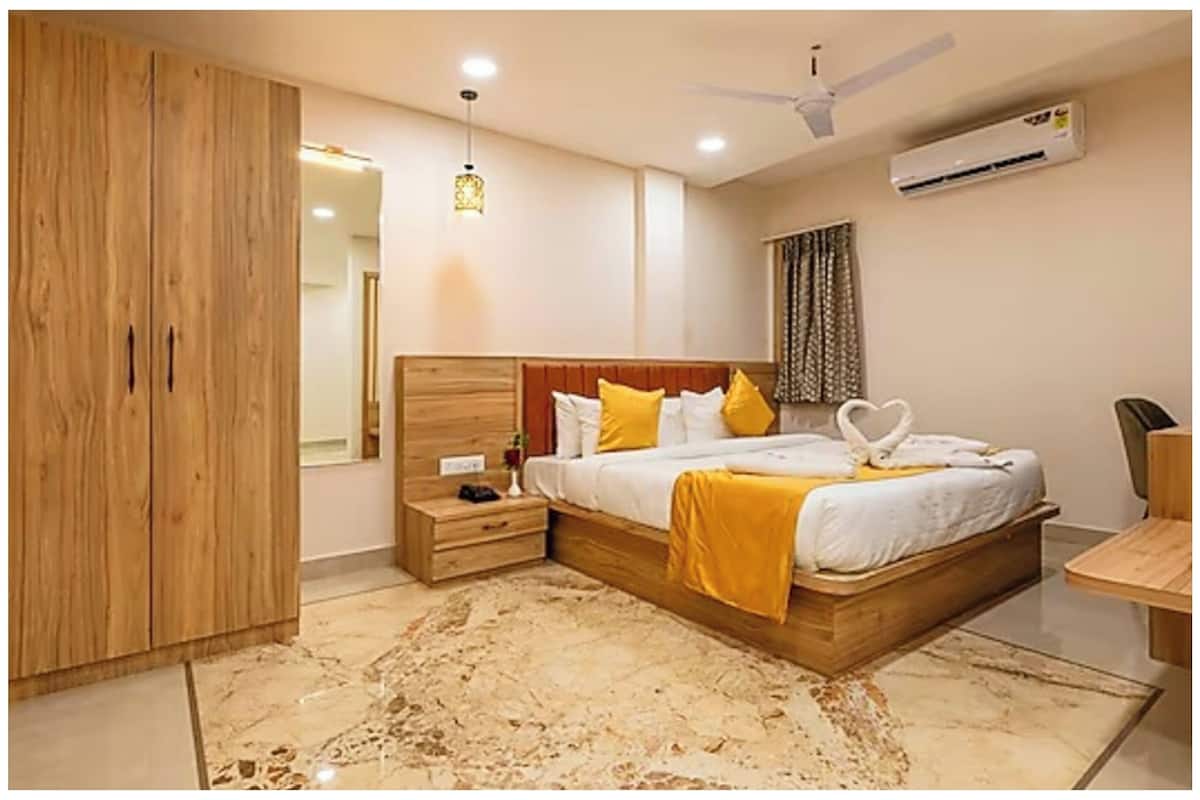 Quarto casal premium, ar-condicionado | Roupas de cama antialérgicas, escrivaninha, Wi-Fi de cortesia