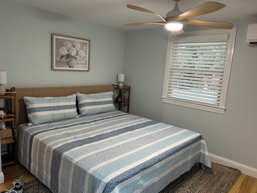 Cozy 2-bedroom cottage in tranquil Jamestown with AC Reviews, Deals ...