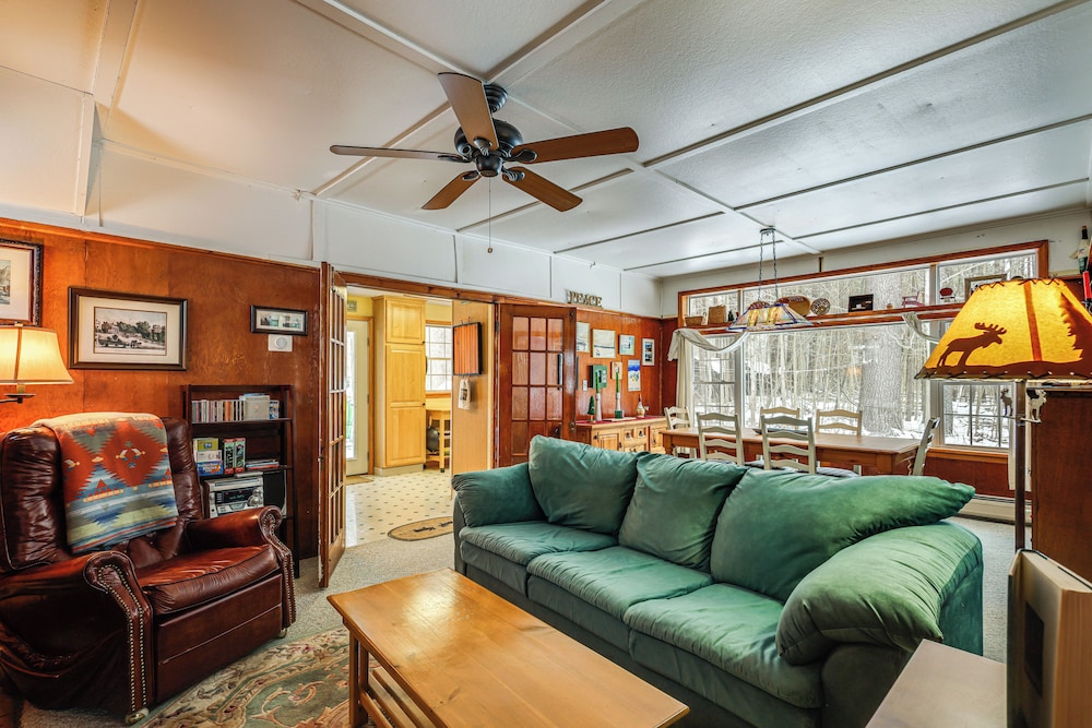 Walk To Lake George Beach: Quiet Family Retreat - Lake George, NY