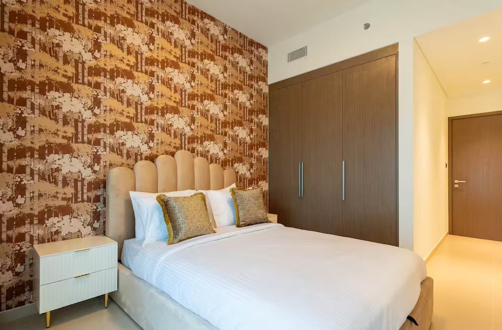 ina Homes - ACT One ACT Two Tower 1 Reviews, Deals & Photos 2026 - Stayz