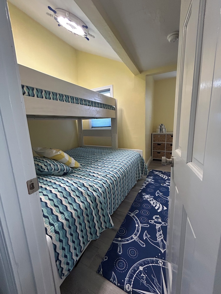 Chic Coastal Home, Family- Friendly, Walk to Beach, Shopping ...