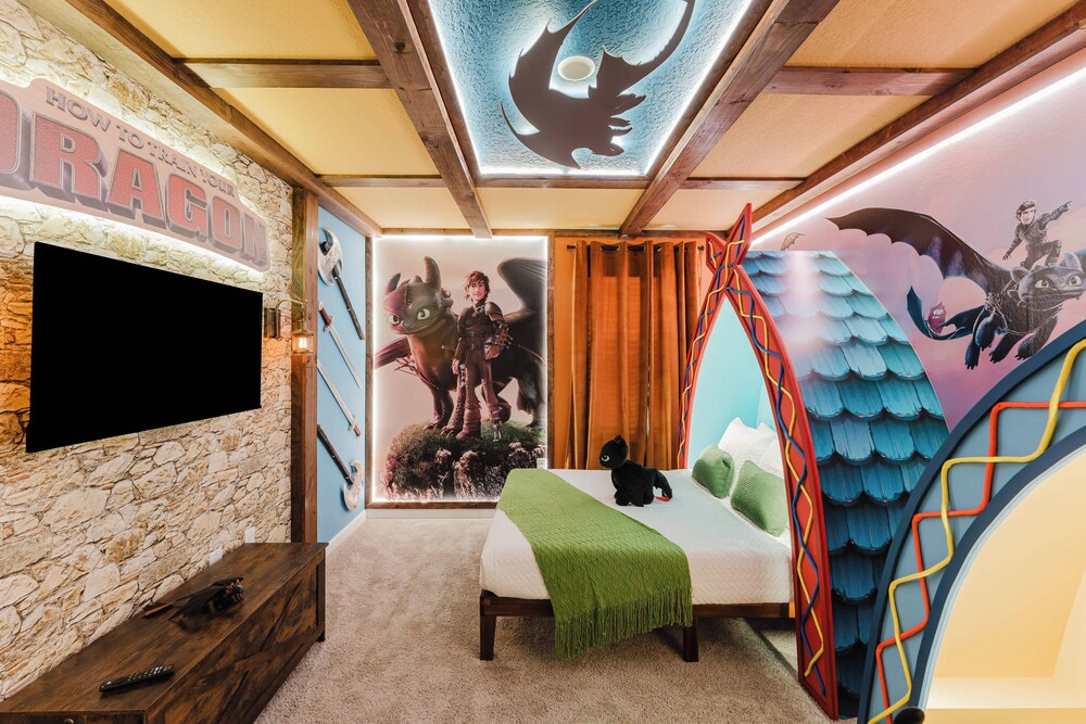 Spacious 9BR Home w/ Private Pool&Game Room Reviews, Deals & Photos ...