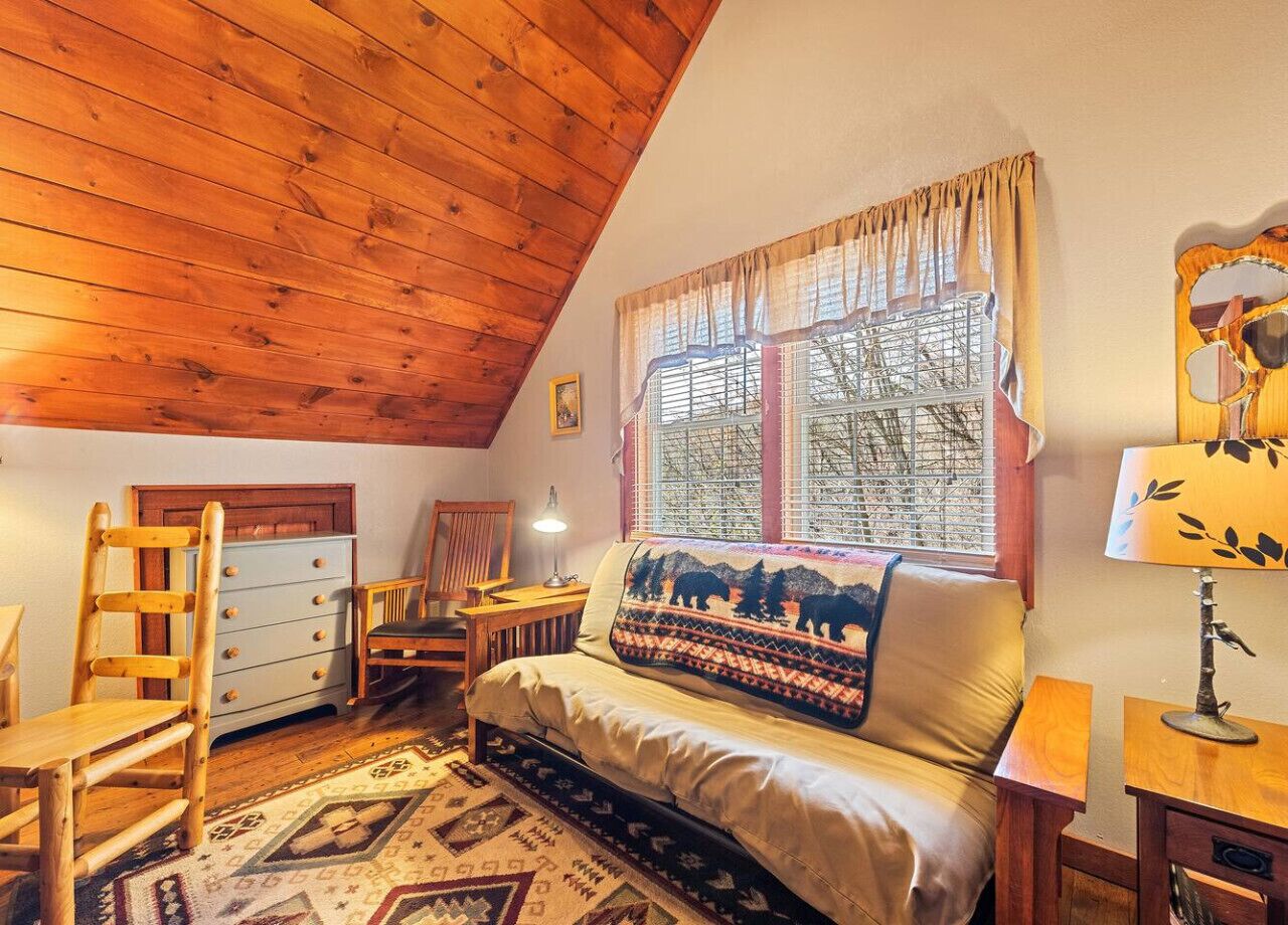 Mountain Laurel-secluded Beauty + Majestic Views! - Sylva, NC