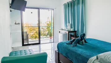 Quarto casal standard, sacada, vista para o pátio | Wi-Fi de cortesia