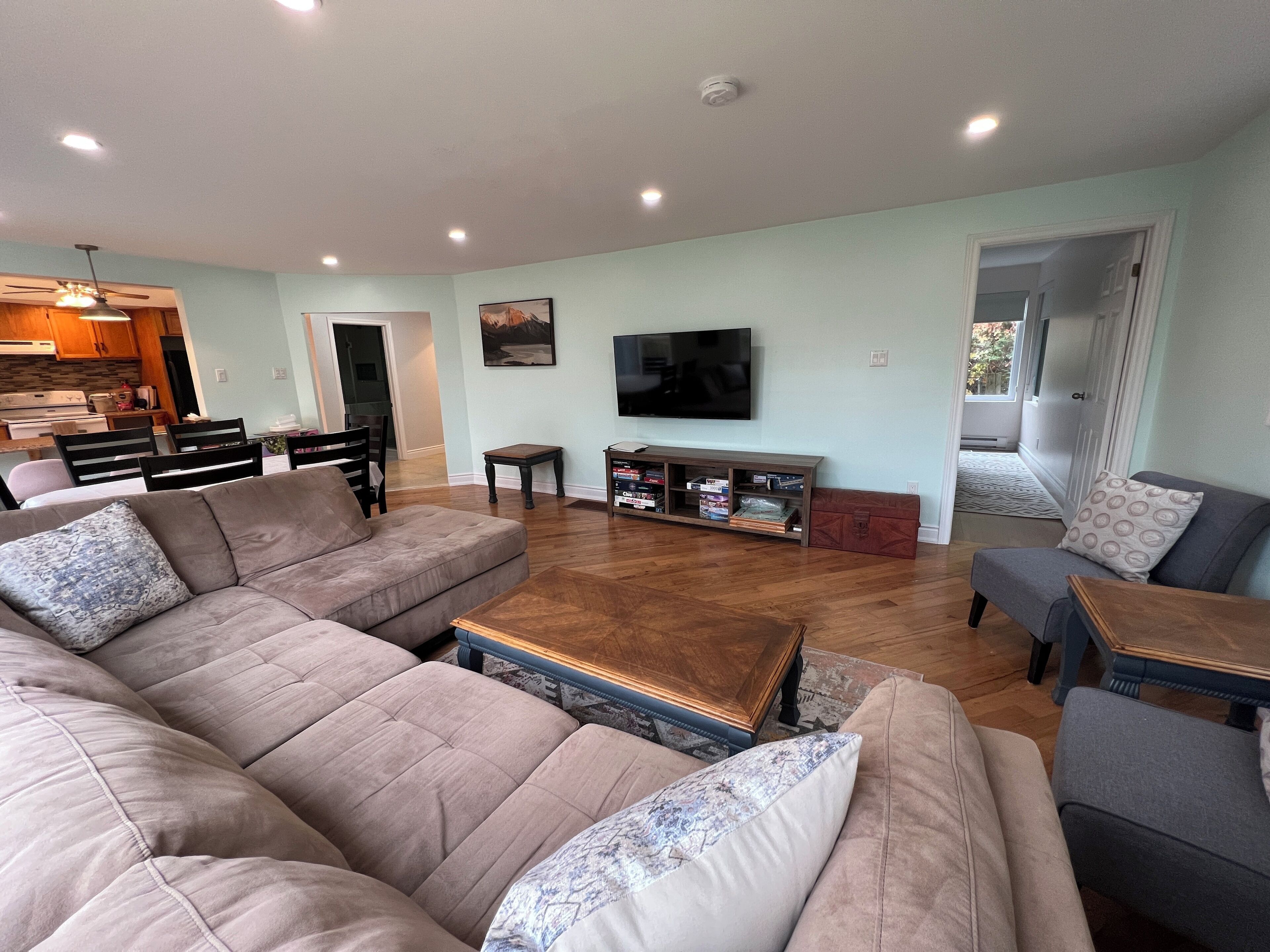 By The Lake! 2 Bedroom Unit With Fire Pit & Games - Port Perry