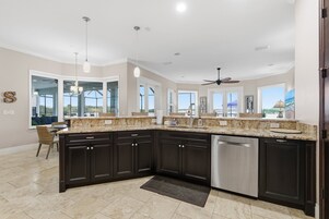 Casa, várias camas, banheira de imersão, vista para o oceano (Edgewater The Blue Horizon Estate) | Parte interna