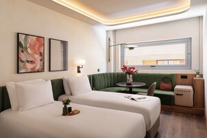 Quarto Duplo ou Twin Deluxe | Minibar, secretária, secretária adequada para computadores portáteis 