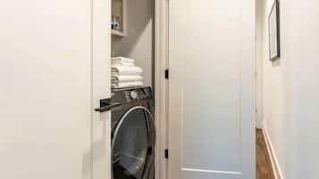 Casa | 4 quartos, acesso à internet de alta velocidade