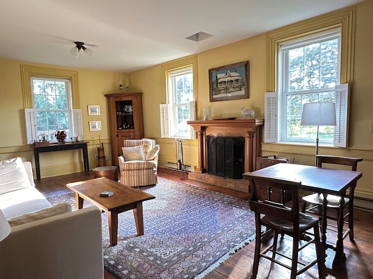 Fairmount Farmhouse - 4br Family Retreat With Hottub And Great Kitchen - Meaford