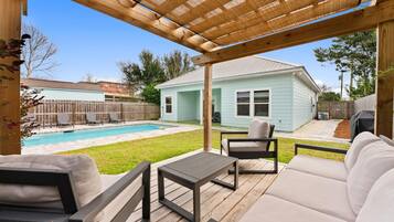 Casa, vista para a piscina | Vista do quarto