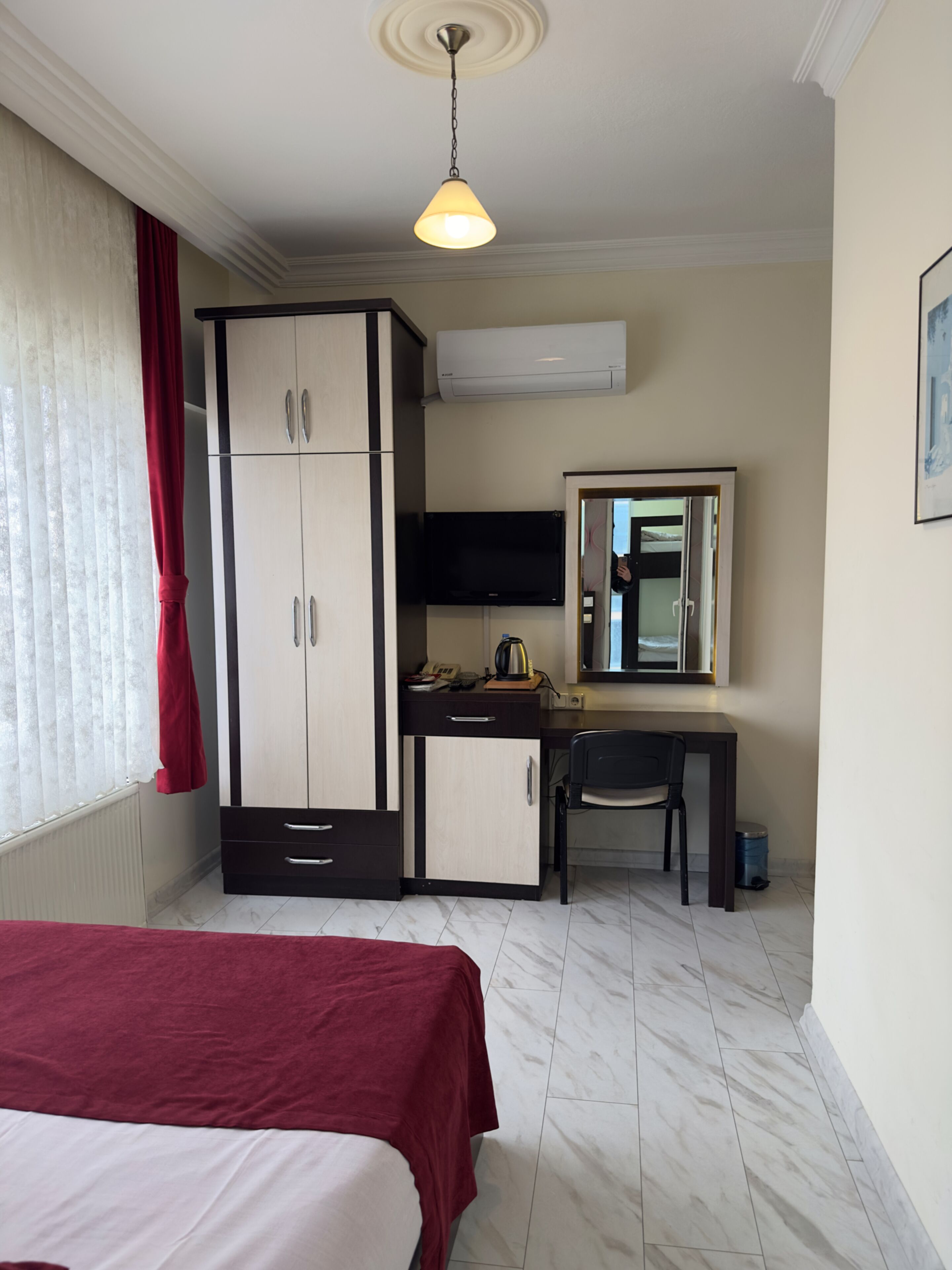 Quarto Quádruplo Familiar | Secretária, secretária adequada para computadores portáteis 