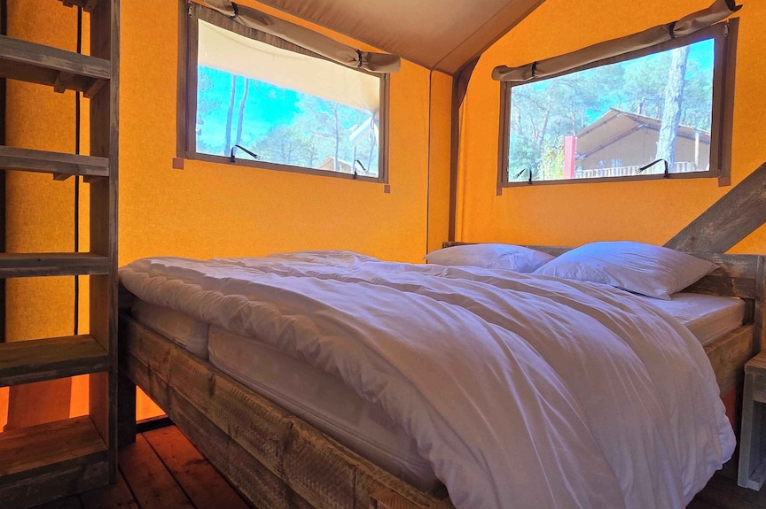 Eco Camping | Tente Lodge Tout Confort | Piscine - Régusse