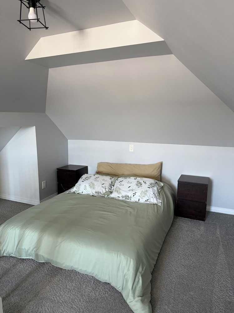 Cozy 2 bedroom house.Walking distance from Friendship Gardens. Avis ...