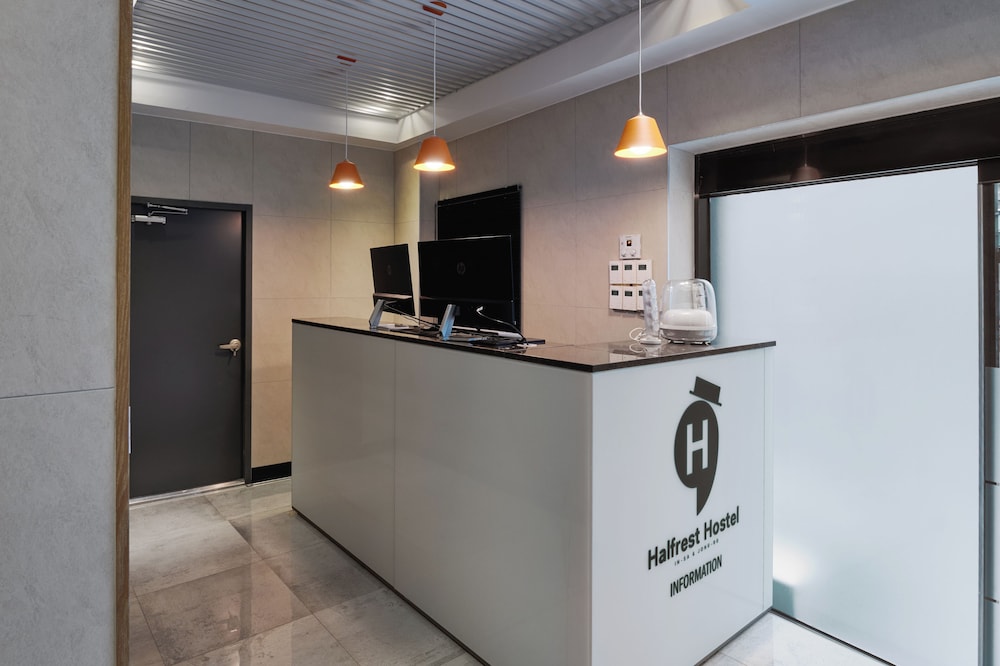Halfrest Hostel Jongno Insa - Seoul