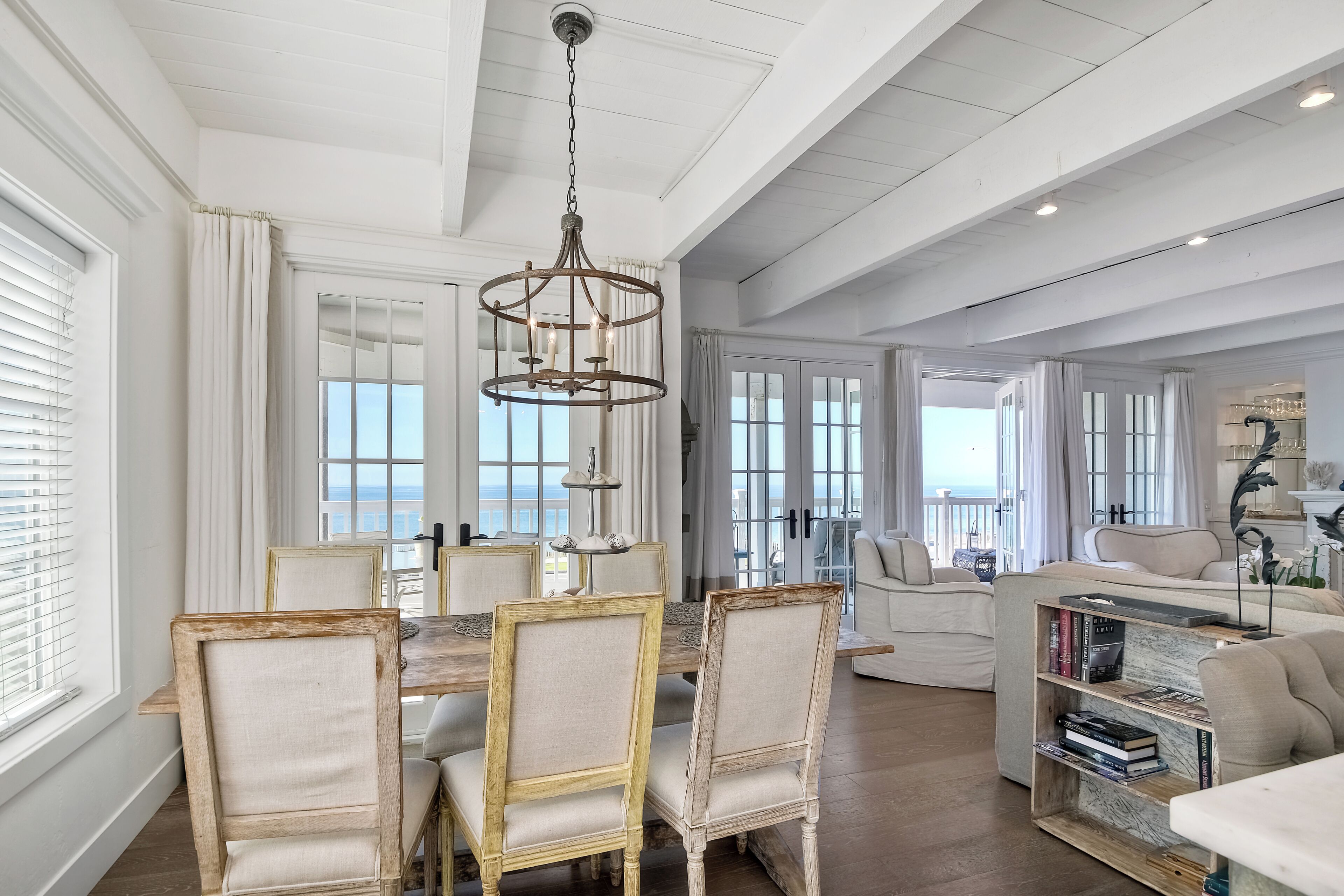 Casa (Multiple Bedrooms) | Parte interna