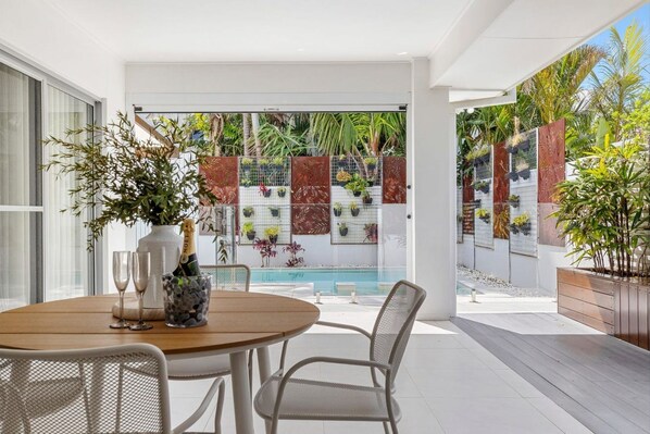 The White Wave House en Tweed Heads: ver hotel, precios y opiniones ...