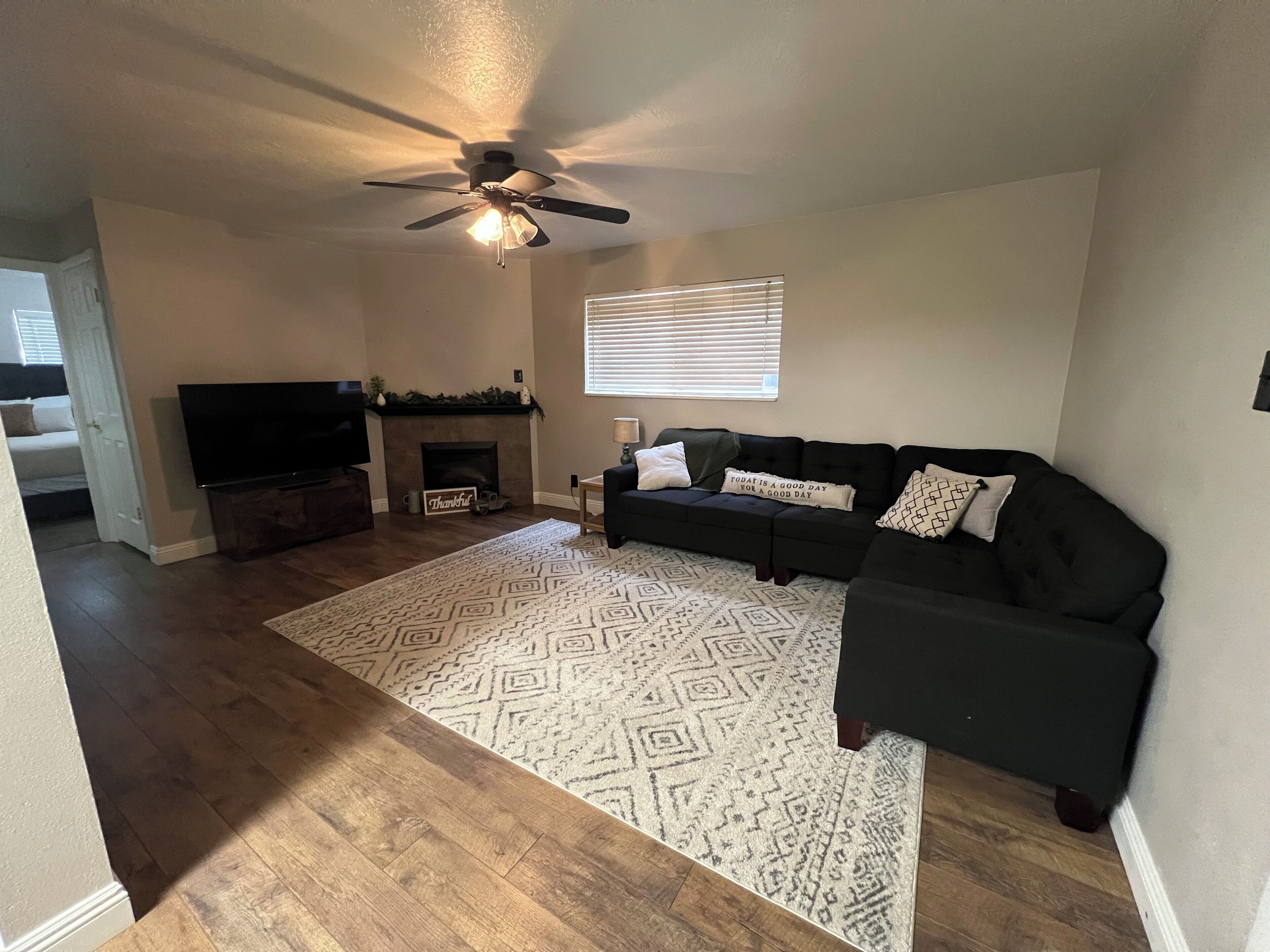 Convenient & Cozy Condo On 400 - Logan, UT