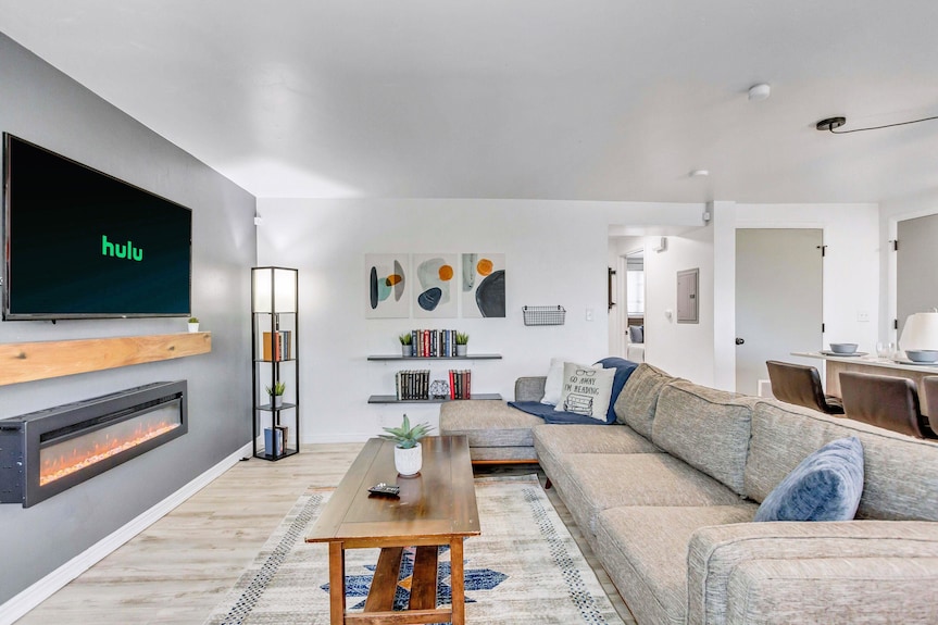 Charming 2br/1ba Downtown Slc W/ Wi-fi Near Capitol & Convention Center Sleeps 5 - Salt Lake City, UT