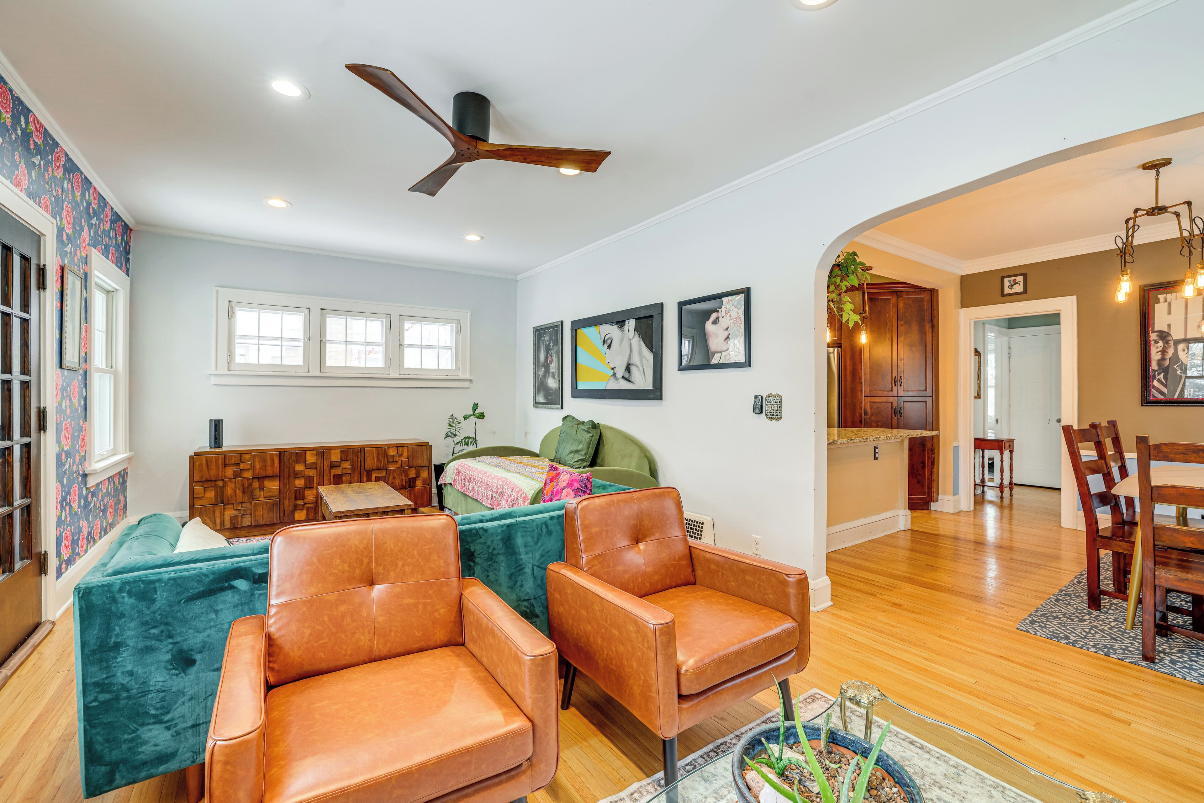 Eclectic Family Home In Minneapolis: Dogs Welcome! - Minneapolis, MN