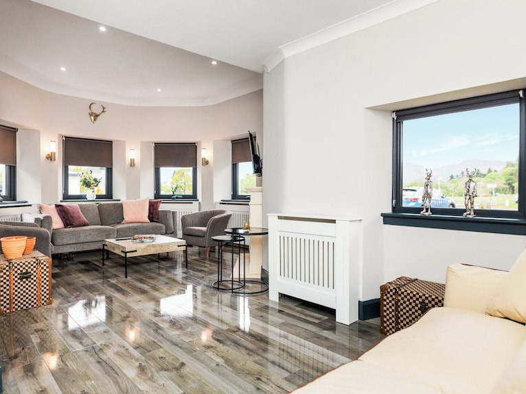 West Lodge Estate Gate House - Comrie