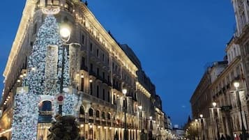 Quarto triplo conforto, sacada, vista para a cidade | Ponto de interesse