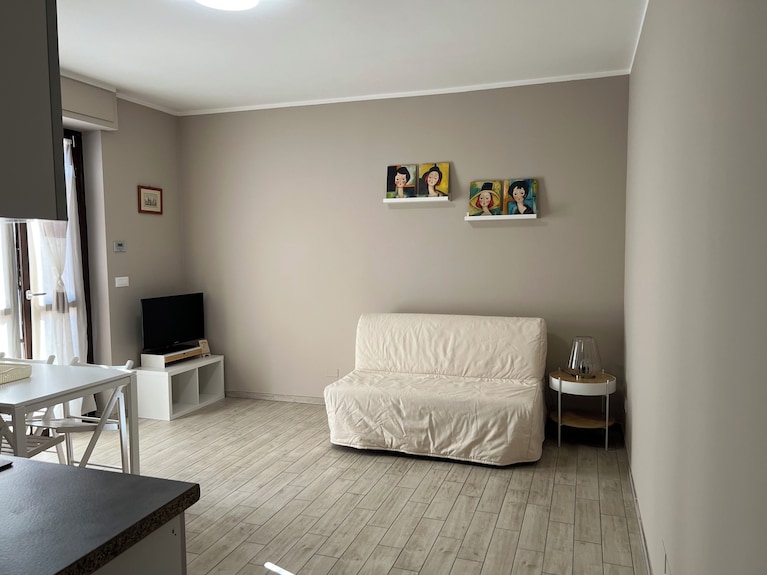Modern Studio Apartment: Comfort And Tranquility At "Two Steps" From Turin. - Piscina