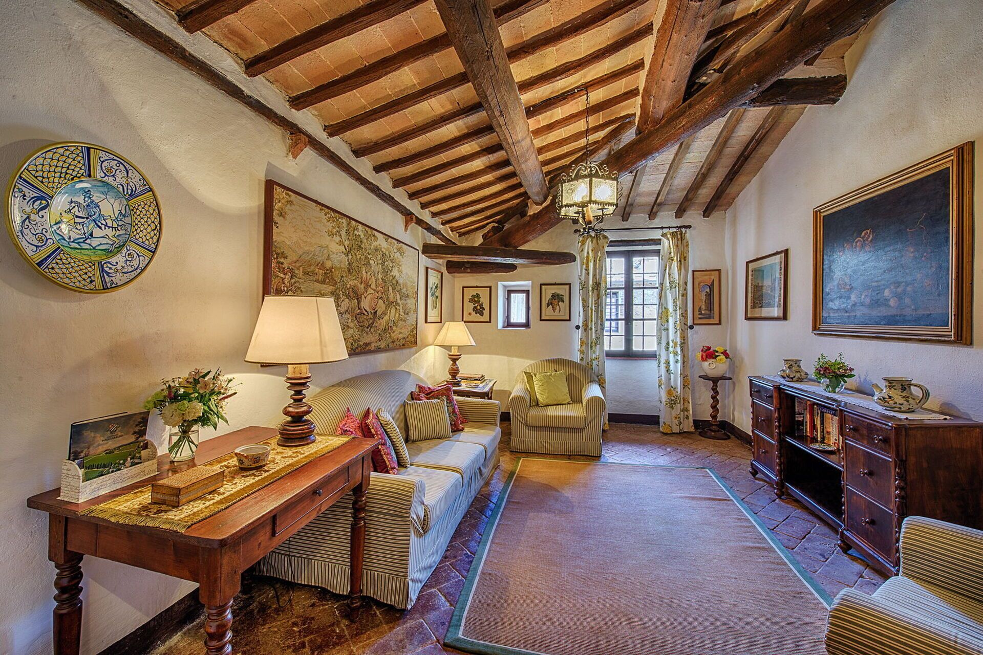 Castello Poggiarello: Authentic Medieval Castle Surrounded By Super Tuscan Vineyards - Siena