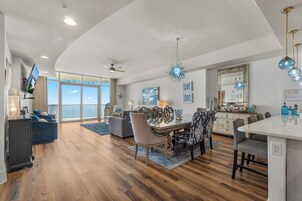 Apartamento Signature em Condomínio Fechado, 3 quartos, varanda, em frente à praia | Sala