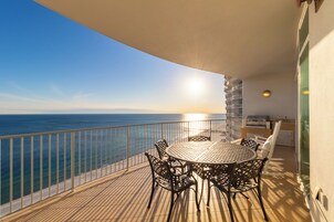 Apartamento Signature em Condomínio Fechado, 3 quartos, varanda, em frente à praia | Varanda