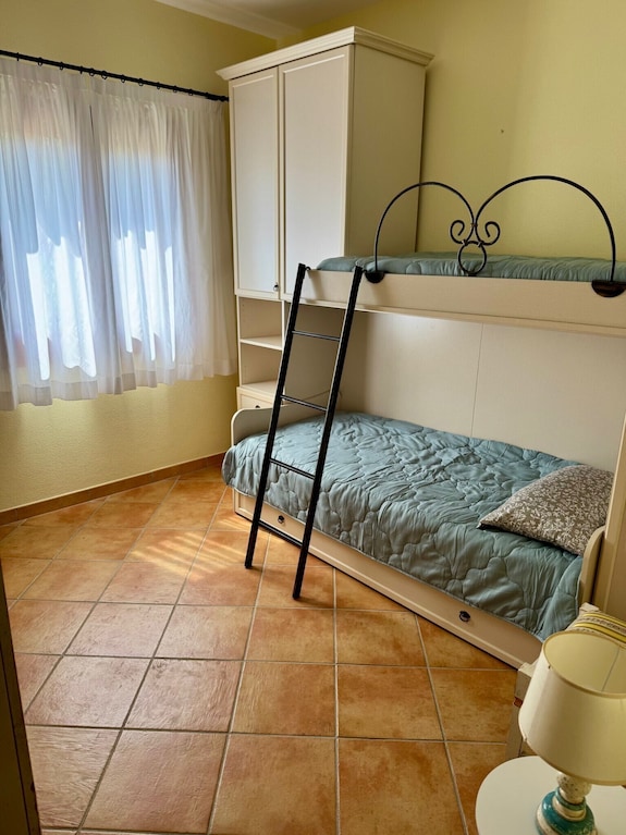 Villa 'Luna Con Piscina Condivisa', Vista Montagna, Wi-fi E Aria Condizionata - San Teodoro