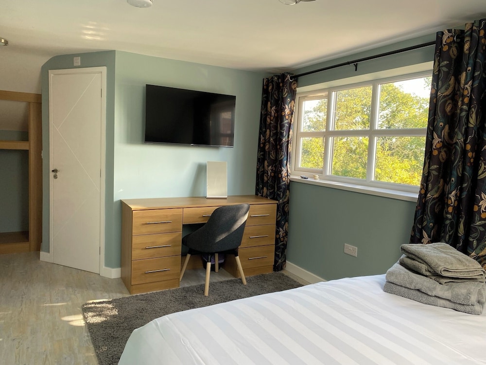 Stunning Barn Conversion great for families and friends Reviews, Deals ...