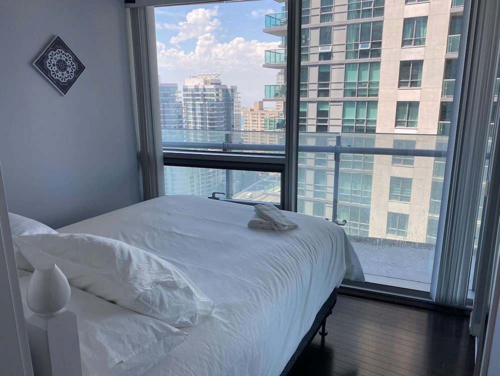 RivetStays | The York Design Suite – 3 Bedroom Condo Reviews, Deals ...