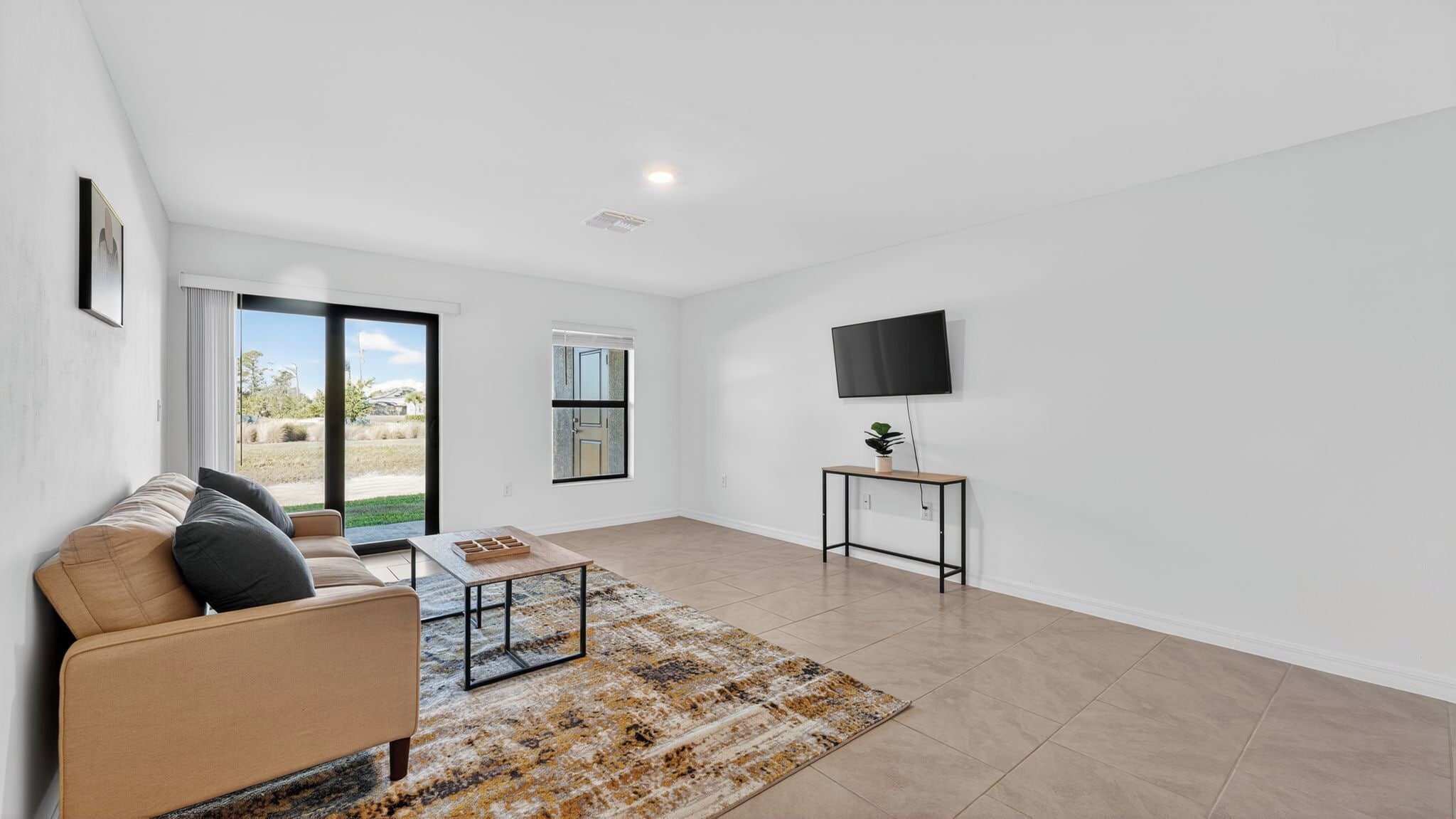 Sunny Escape | Fresh, Modern Townhome Near Beaches - Port Charlotte, FL