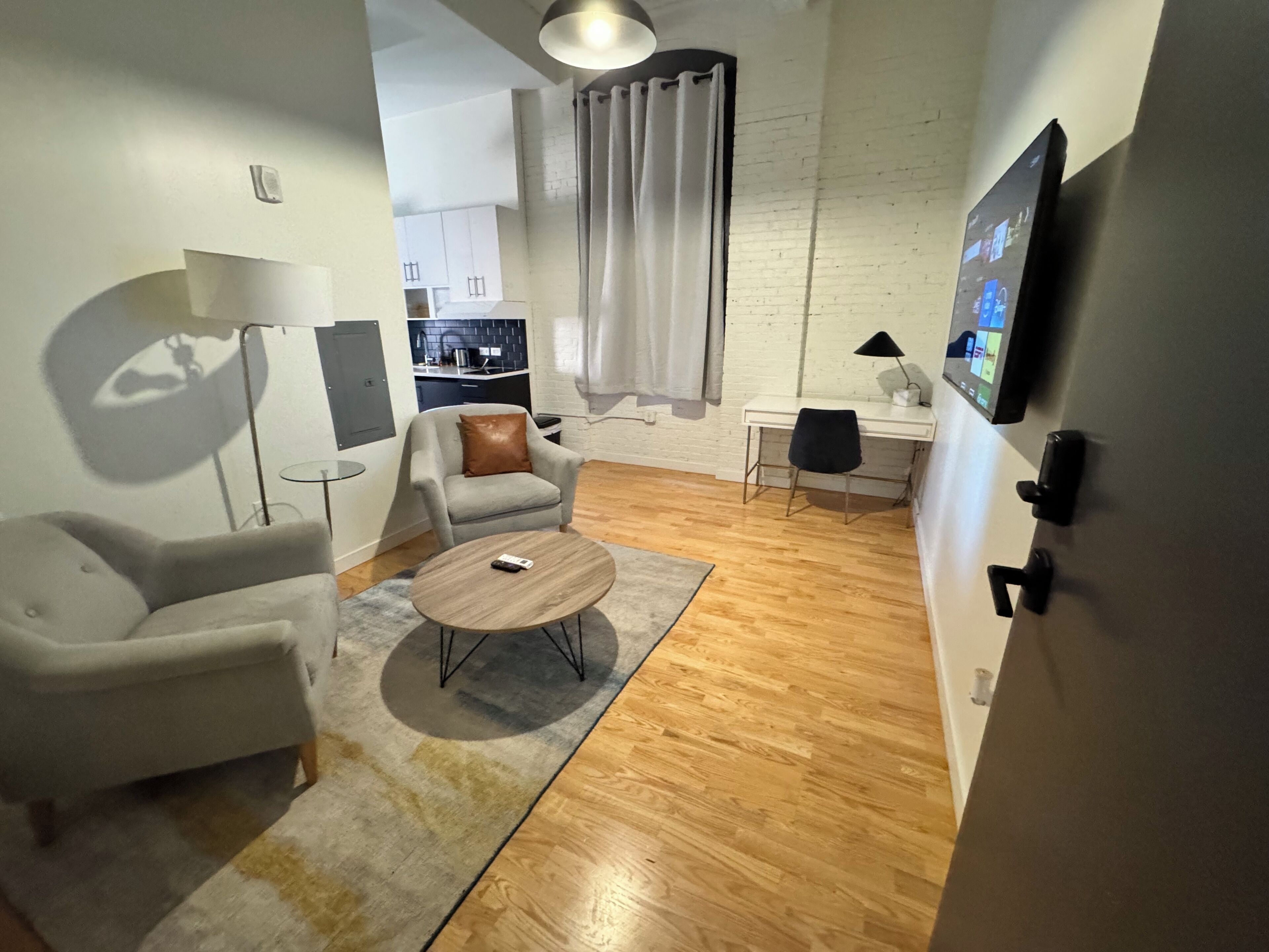 Trumbull St Fully Furnished Private Loft Style Apartment A/c Wi-fi Elevator - Hartford, CT