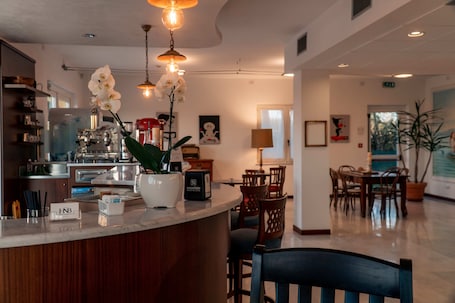 Bar (no alojamento). Hotiday Peschiera Frassino