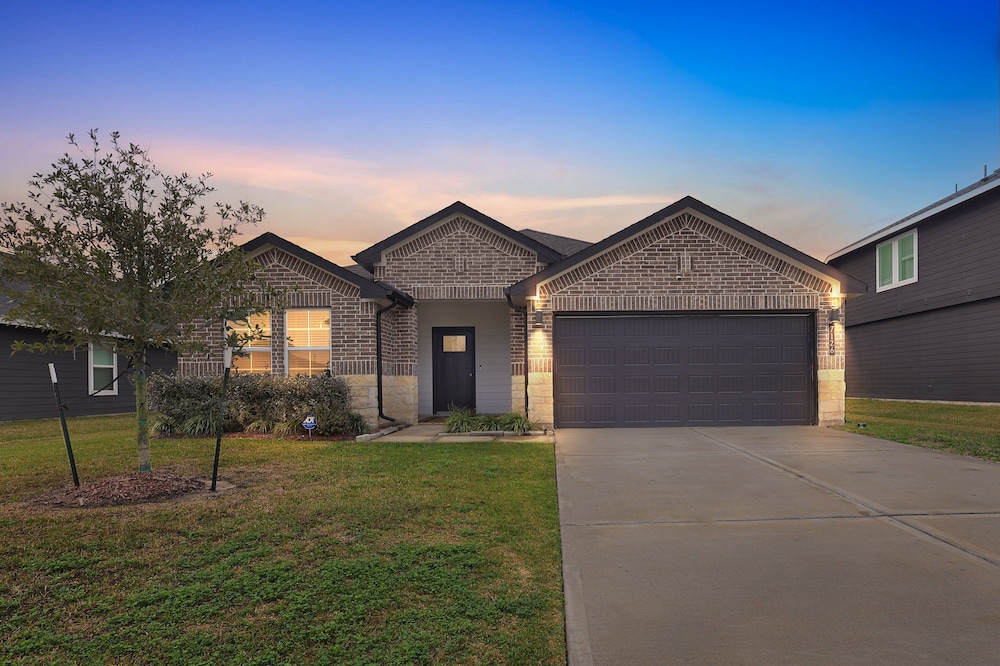 Sunset Creek Sanctuary - Spacious Family Home 3 Bedroom Home - Brazos Bend State Park, Needville