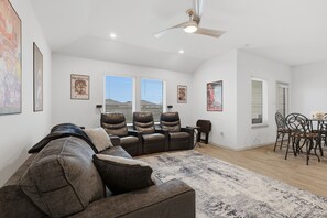 Casa, 3 quartos | Sala de estar | Smart TV, serviços de streaming 