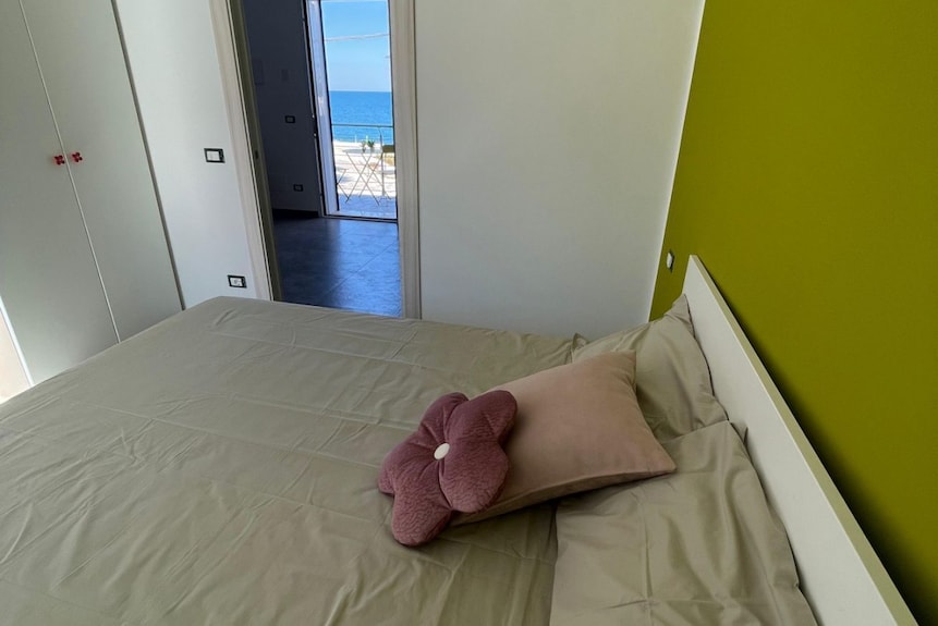 Fronte Mare Levante - Primo Piano - Rocca Imperiale