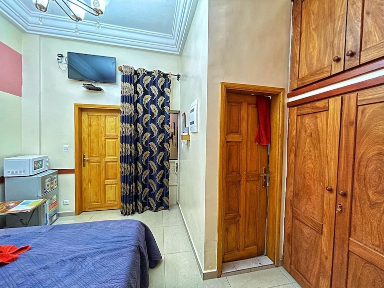 Luxury Furnished Room In A Quiet, Secure Residence - Yaoundé